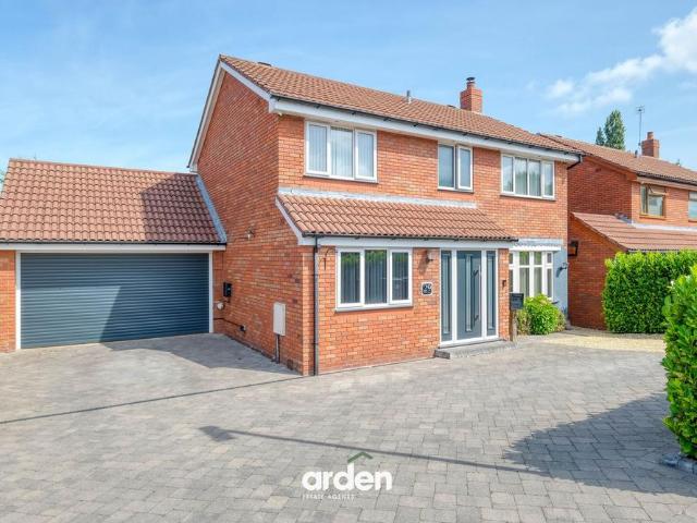 4 bedroom detached house for sale