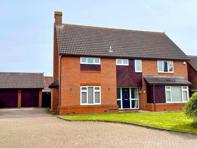 4 bedroom detached house for sale