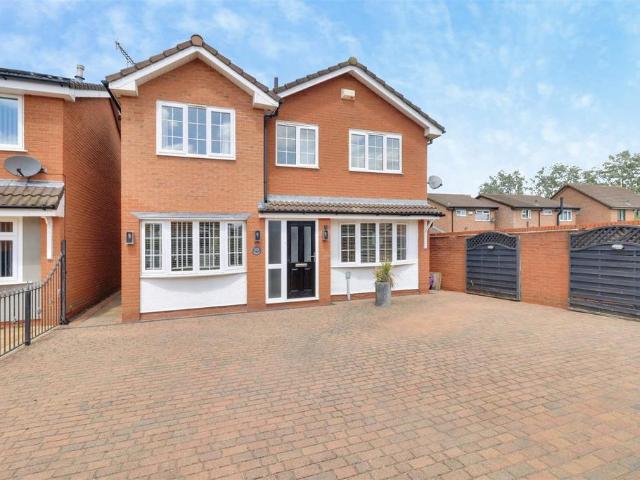 4 bedroom detached house for sale