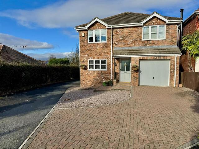 4 bedroom detached house for sale
