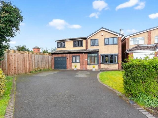 4 bedroom detached house for sale