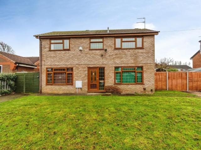 4 bedroom detached house for sale