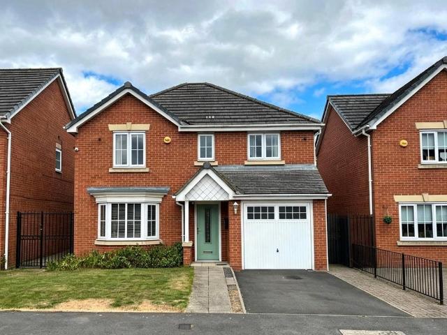 4 bedroom detached house for sale