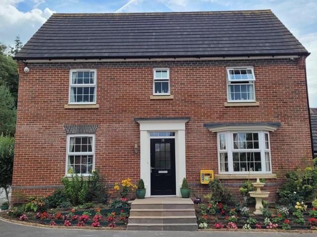 4 bedroom detached house for sale