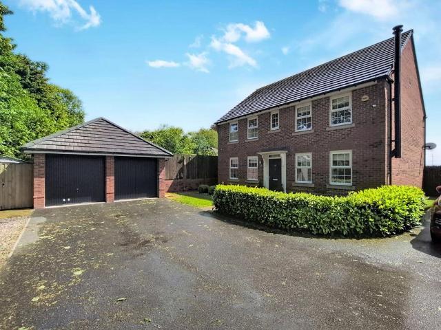 4 bedroom detached house for sale
