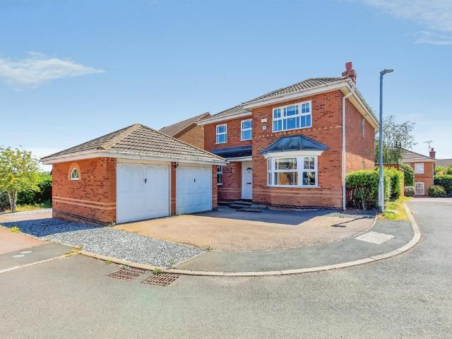4 bedroom detached house for sale