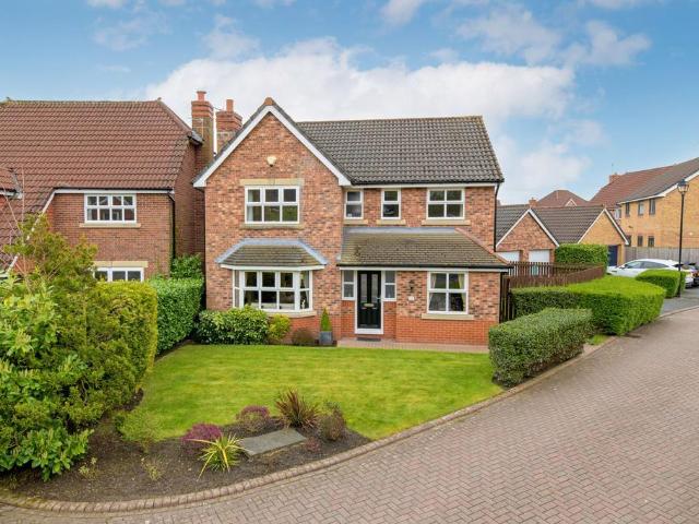 4 bedroom detached house for sale