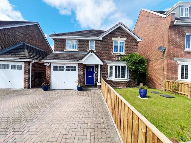 4 bedroom detached house for sale