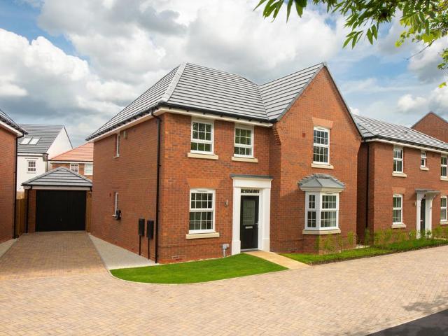 4 bedroom detached house for sale