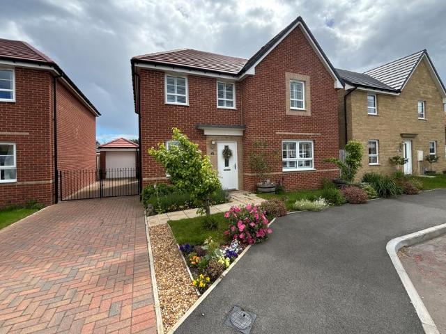 4 bedroom detached house for sale