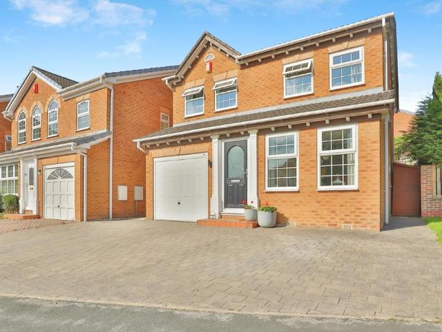 4 bedroom detached house for sale