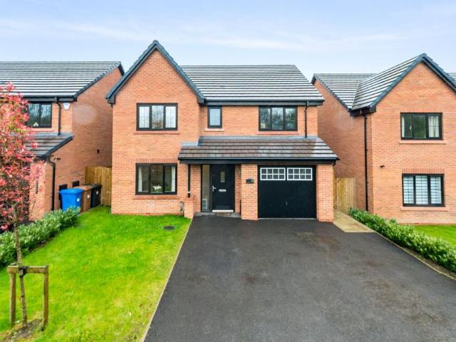 4 bedroom detached house for sale
