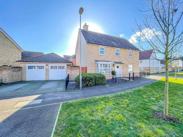 4 bedroom detached house for sale