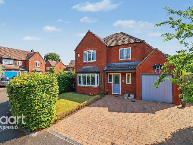 4 bedroom detached house for sale