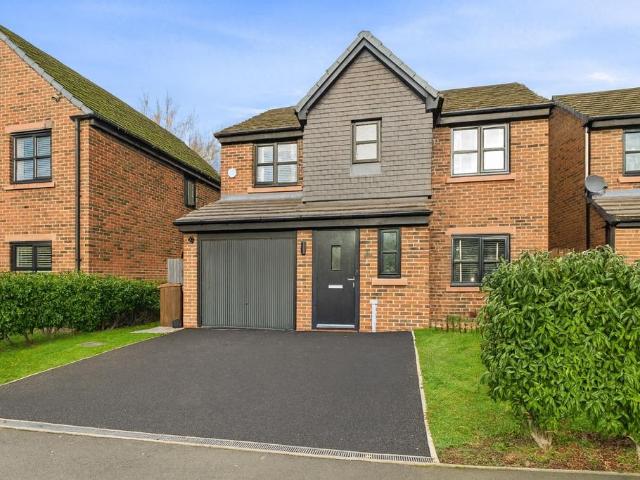 4 bedroom detached house for sale
