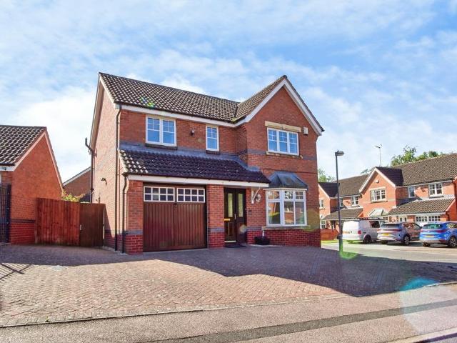 4 bedroom detached house for sale