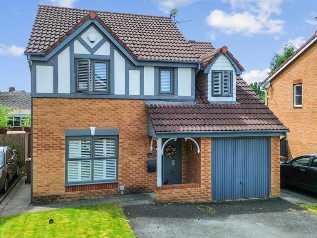 4 bedroom detached house for sale