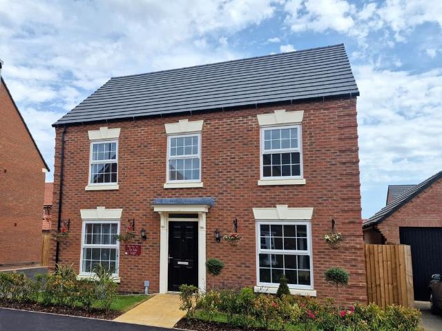 4 bedroom detached house for sale