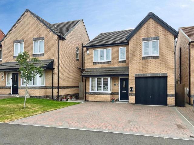 4 bedroom detached house for sale