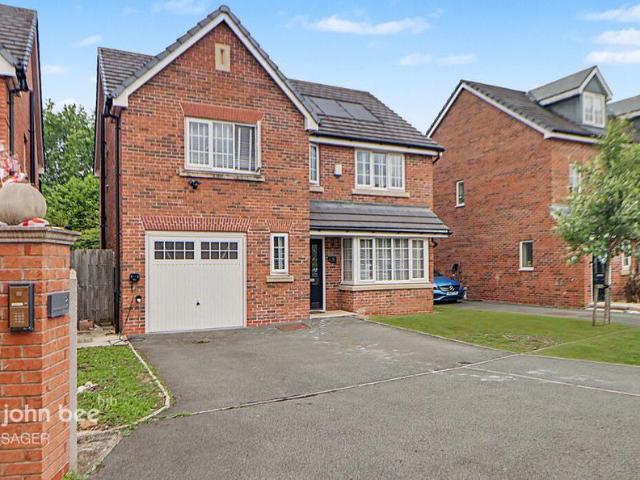 4 bedroom detached house for sale