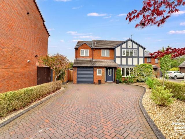 4 bedroom detached house for sale