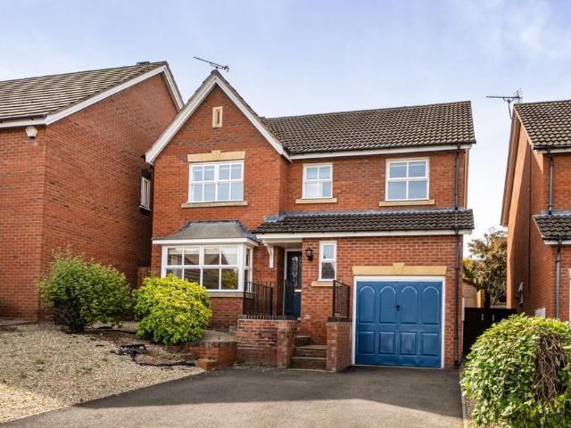 4 bedroom detached house for sale