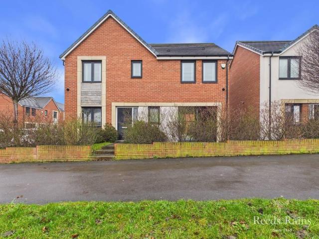 4 bedroom detached house for sale