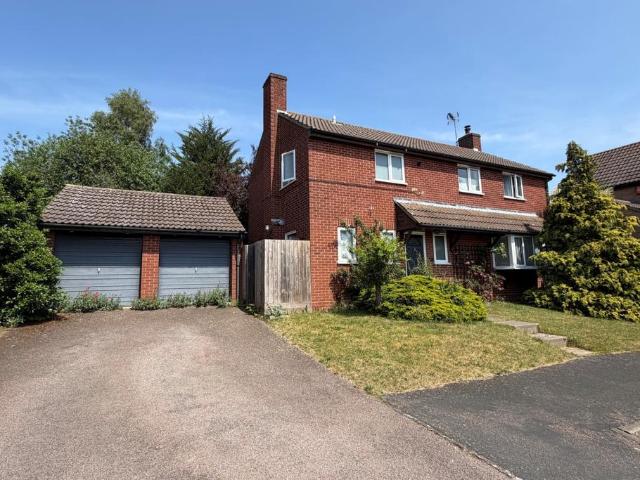 4 bedroom detached house for sale