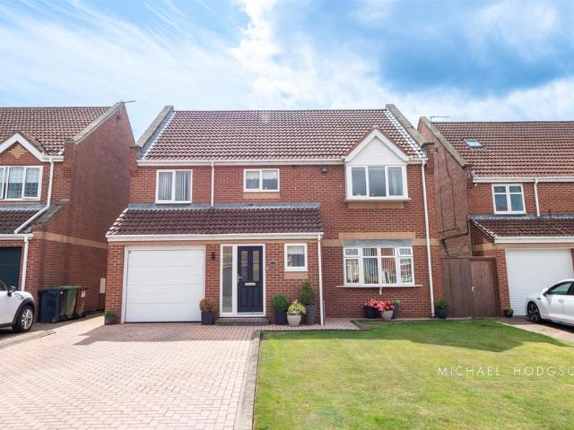 4 bedroom detached house for sale