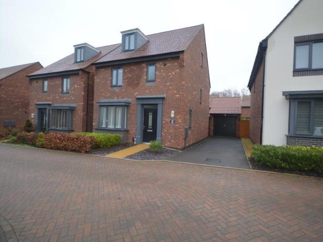 4 bedroom detached house for sale