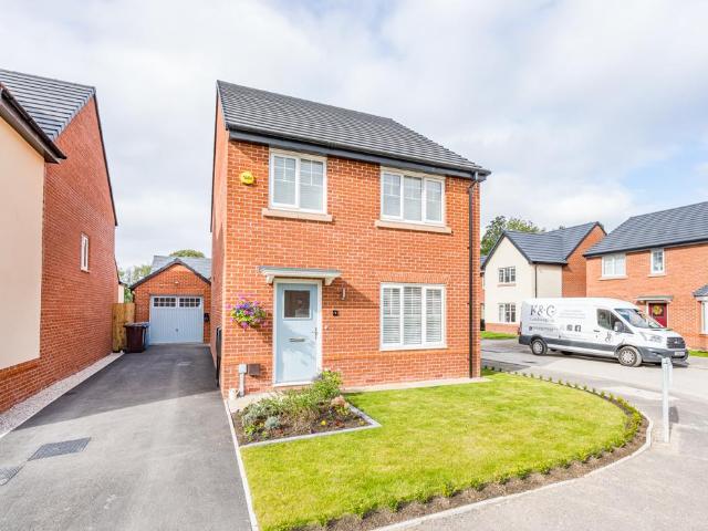 4 bedroom detached house for sale