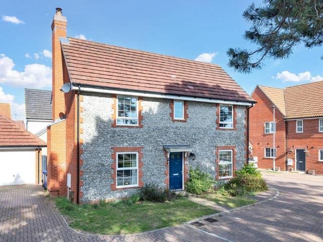 4 bedroom detached house for sale