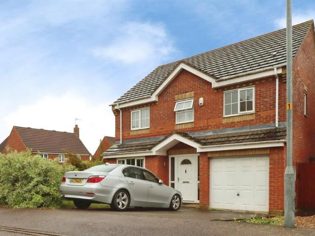 4 bedroom detached house for sale