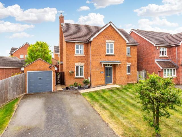 4 bedroom detached house for sale