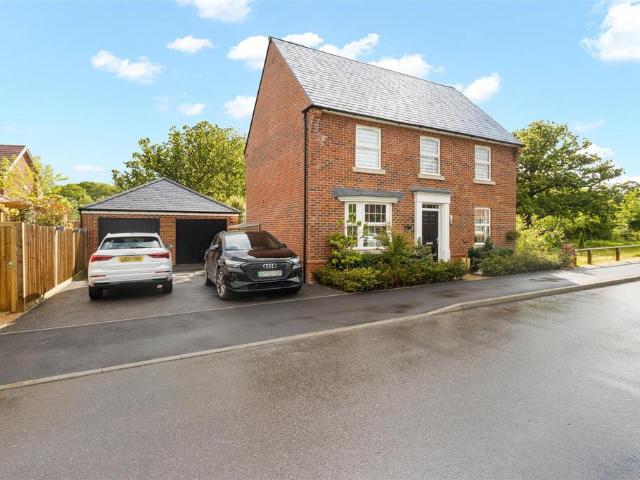 4 bedroom detached house for sale