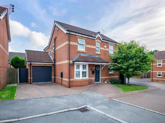 4 bedroom detached house for sale