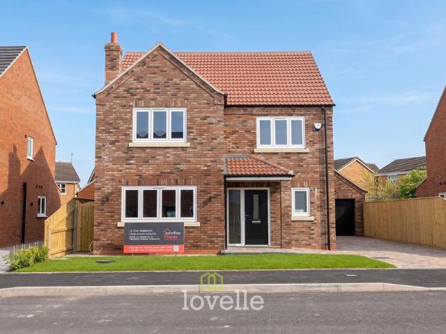 4 bedroom detached house for sale