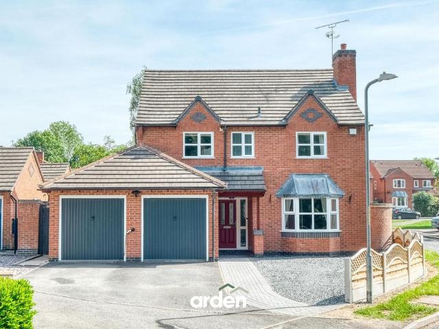 4 bedroom detached house for sale