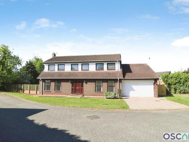 4 bedroom detached house for sale