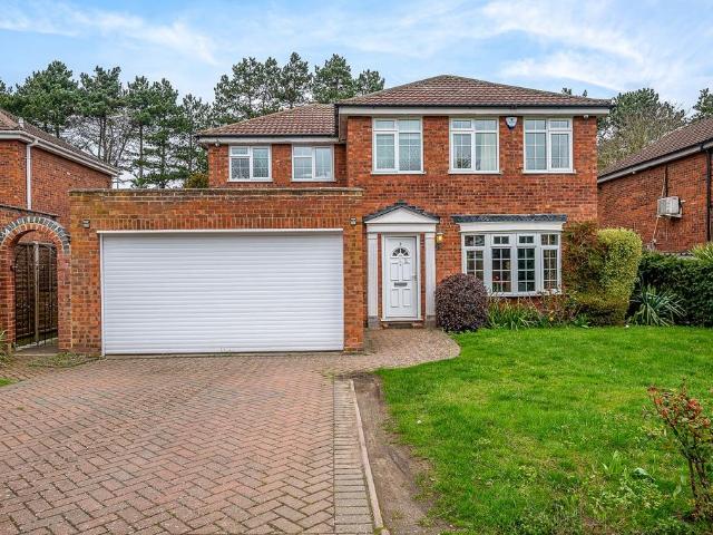 4 bedroom detached house for sale