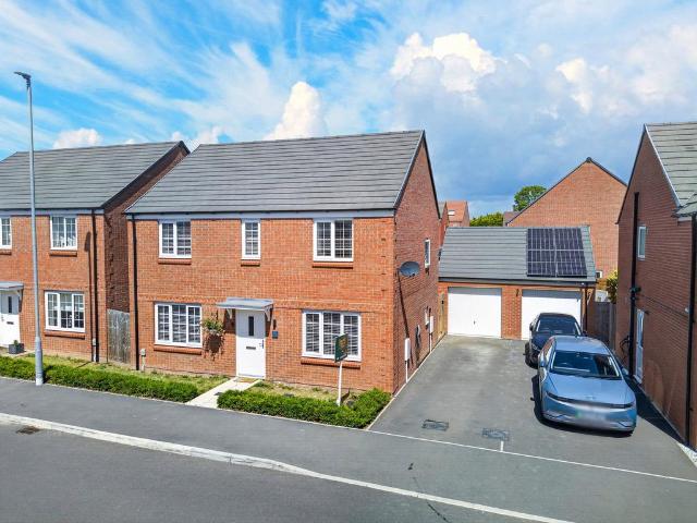 4 bedroom detached house for sale
