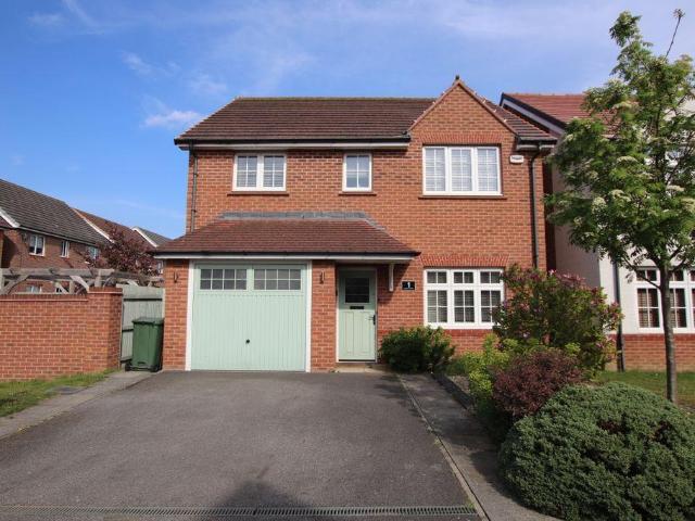 4 bedroom detached house for sale
