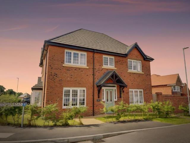 4 bedroom detached house for sale