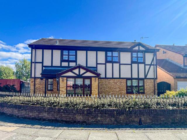 4 bedroom detached house for sale
