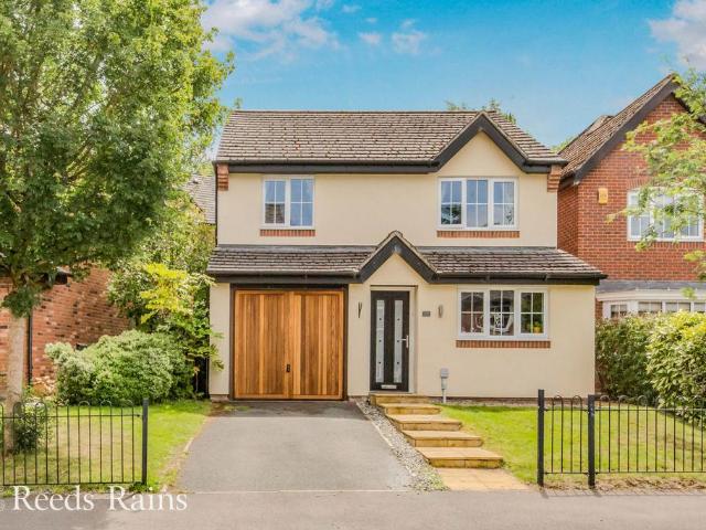 4 bedroom detached house for sale