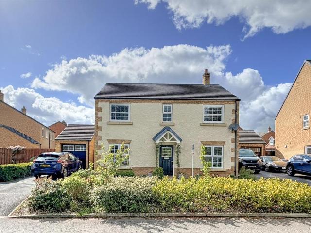 4 bedroom detached house for sale