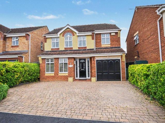 4 bedroom detached house for sale