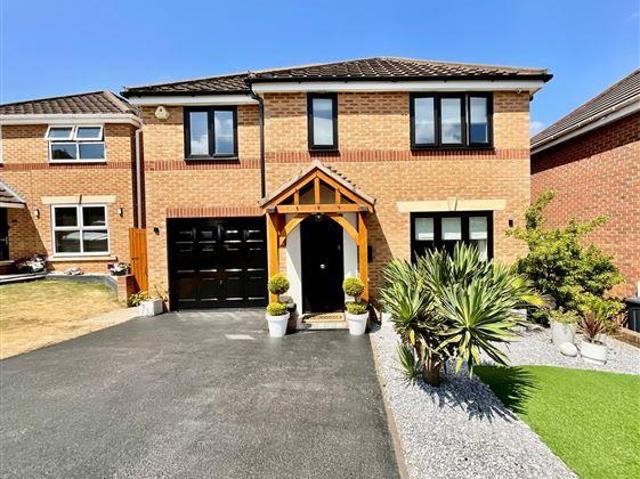 4 bedroom detached house for sale