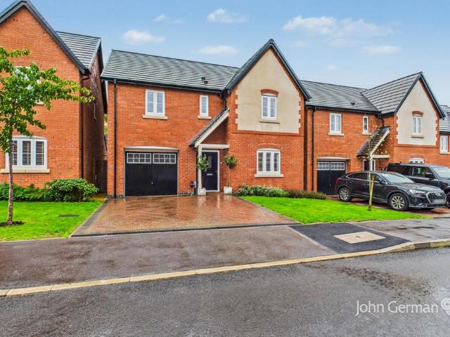 4 bedroom detached house for sale