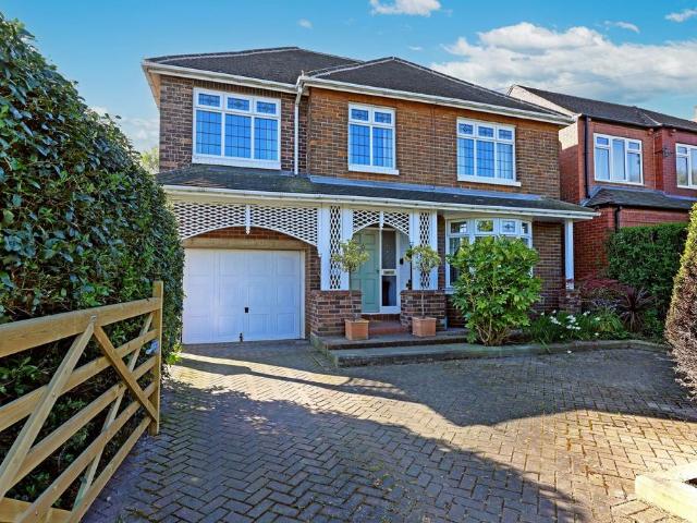 4 bedroom detached house for sale